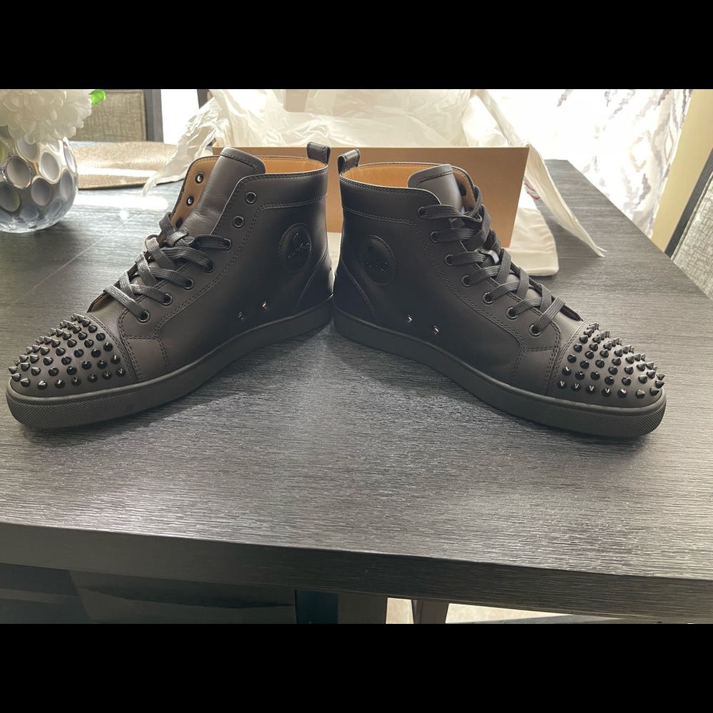 Christian Louboutin (Lou Spikes Flat) - Gem